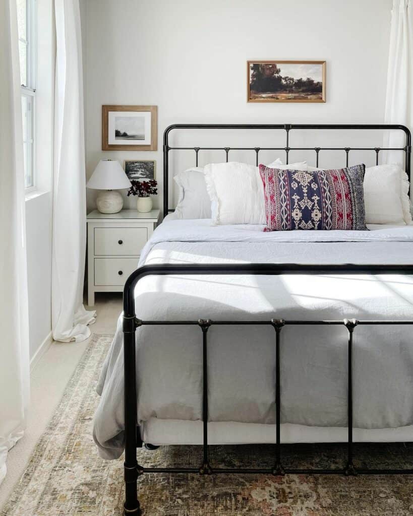 27 Inspiring Cottage Bedrooms for a Tranquil Home