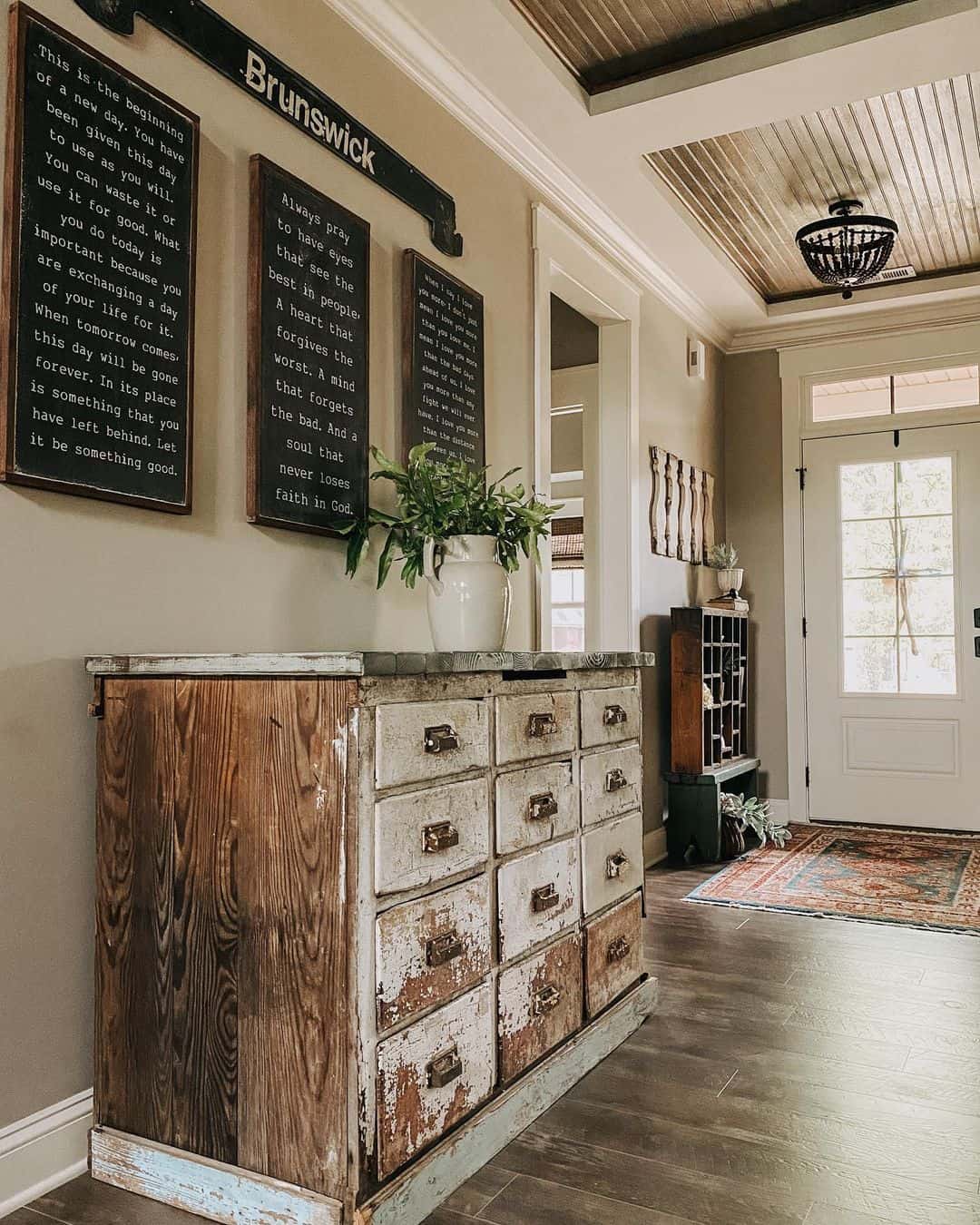 13 Beautiful Beadboard Ceiling Ideas for Your Home