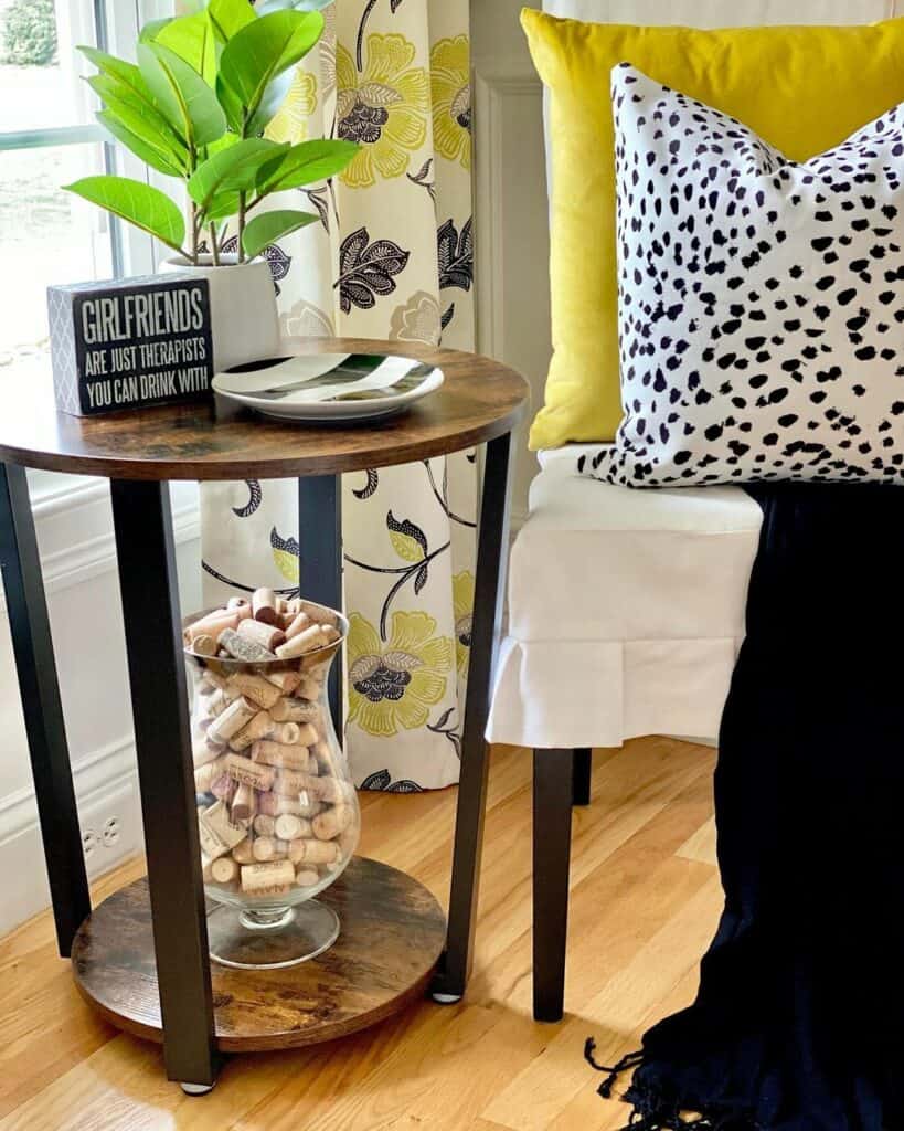 29 Farmhouse End Table Ideas to Decorate Your Seating Area
