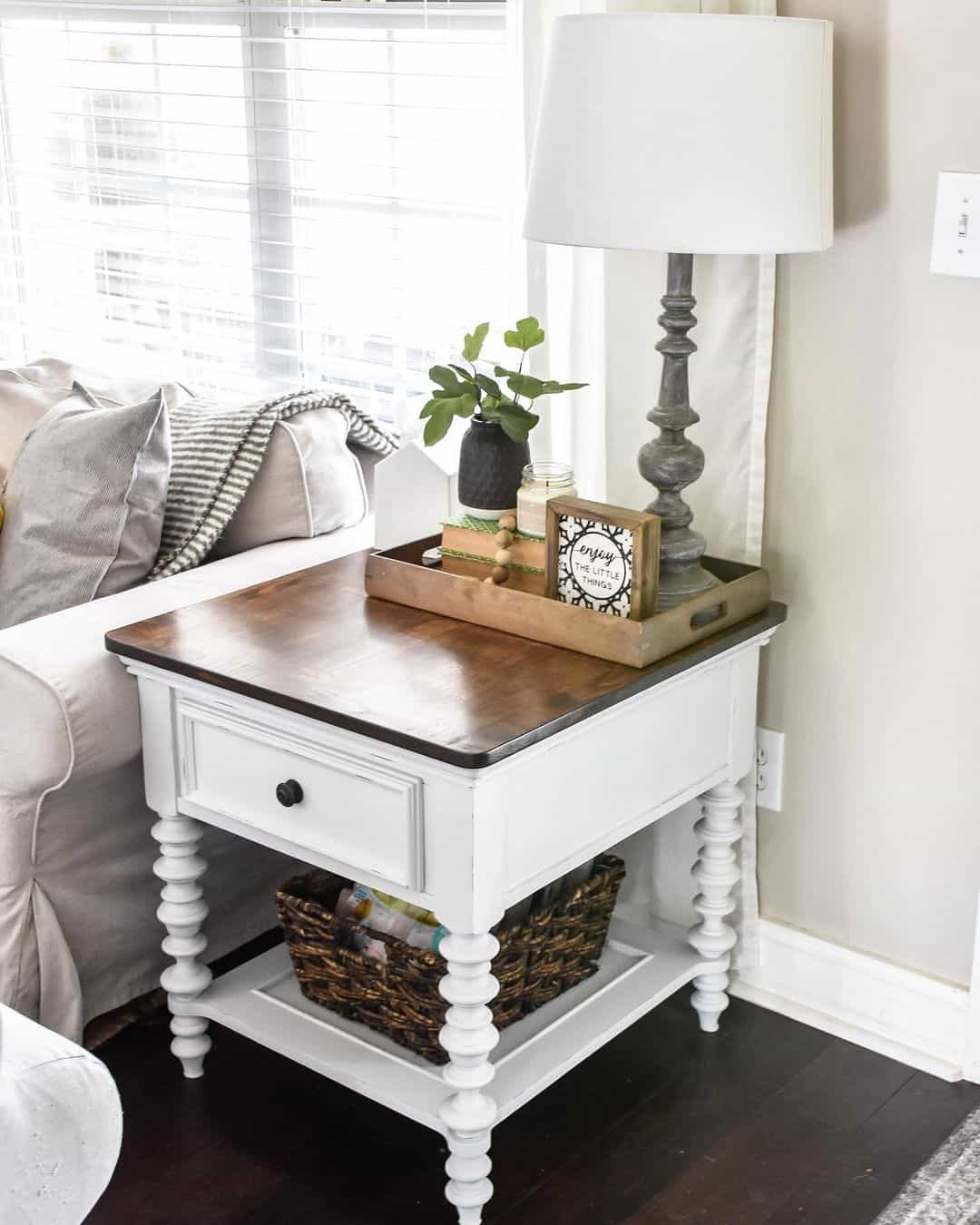 29 Farmhouse End Table Ideas to Decorate Your Seating Area