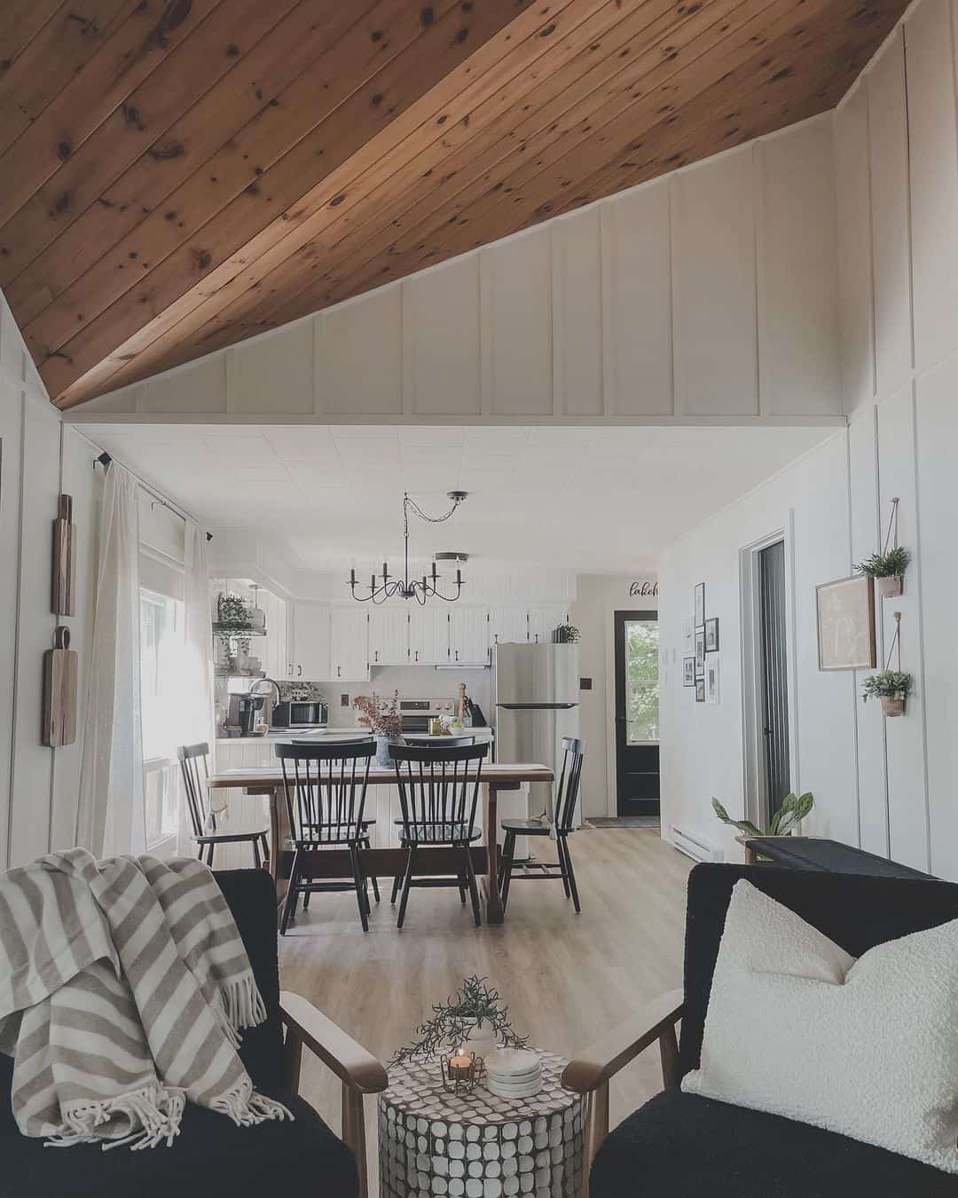 13 Beautiful Beadboard Ceiling Ideas for Your Home