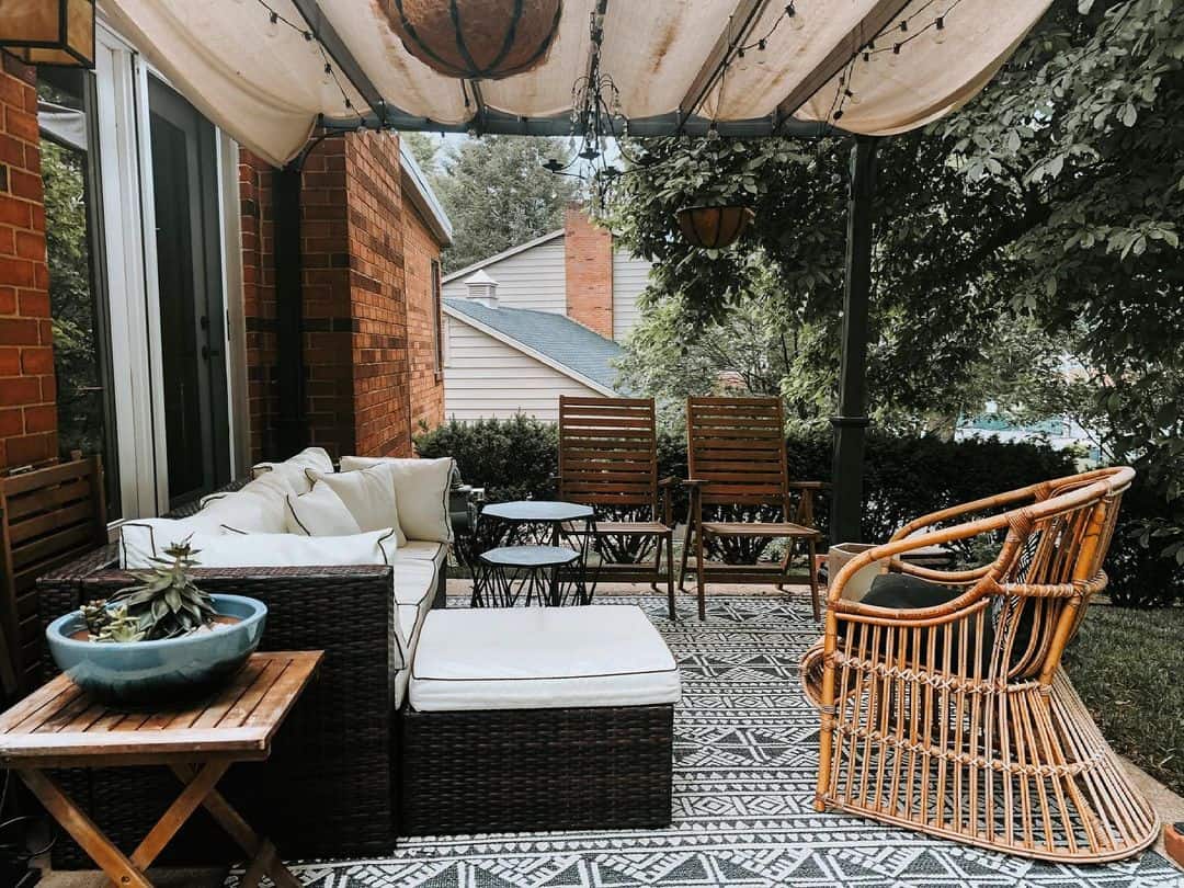 26 Outdoor Sitting Areas To Inspire Your Outdoor Oasis