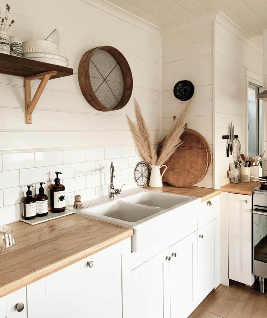 27 Pastoral Rooms Featuring Modern Country Décor