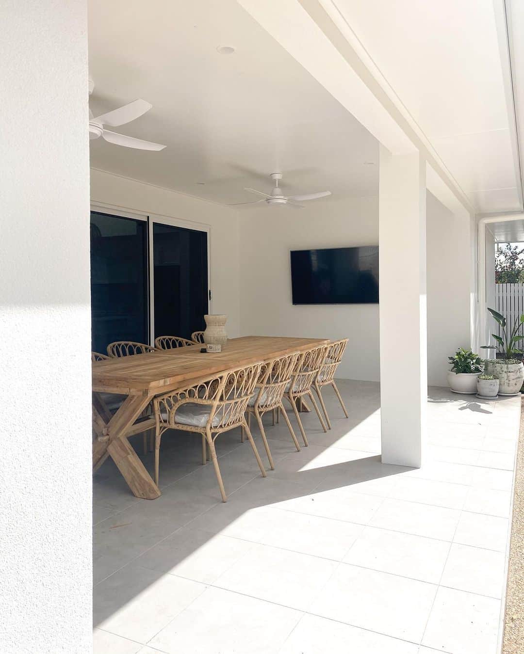 26 Outdoor Sitting Areas To Inspire Your Outdoor Oasis