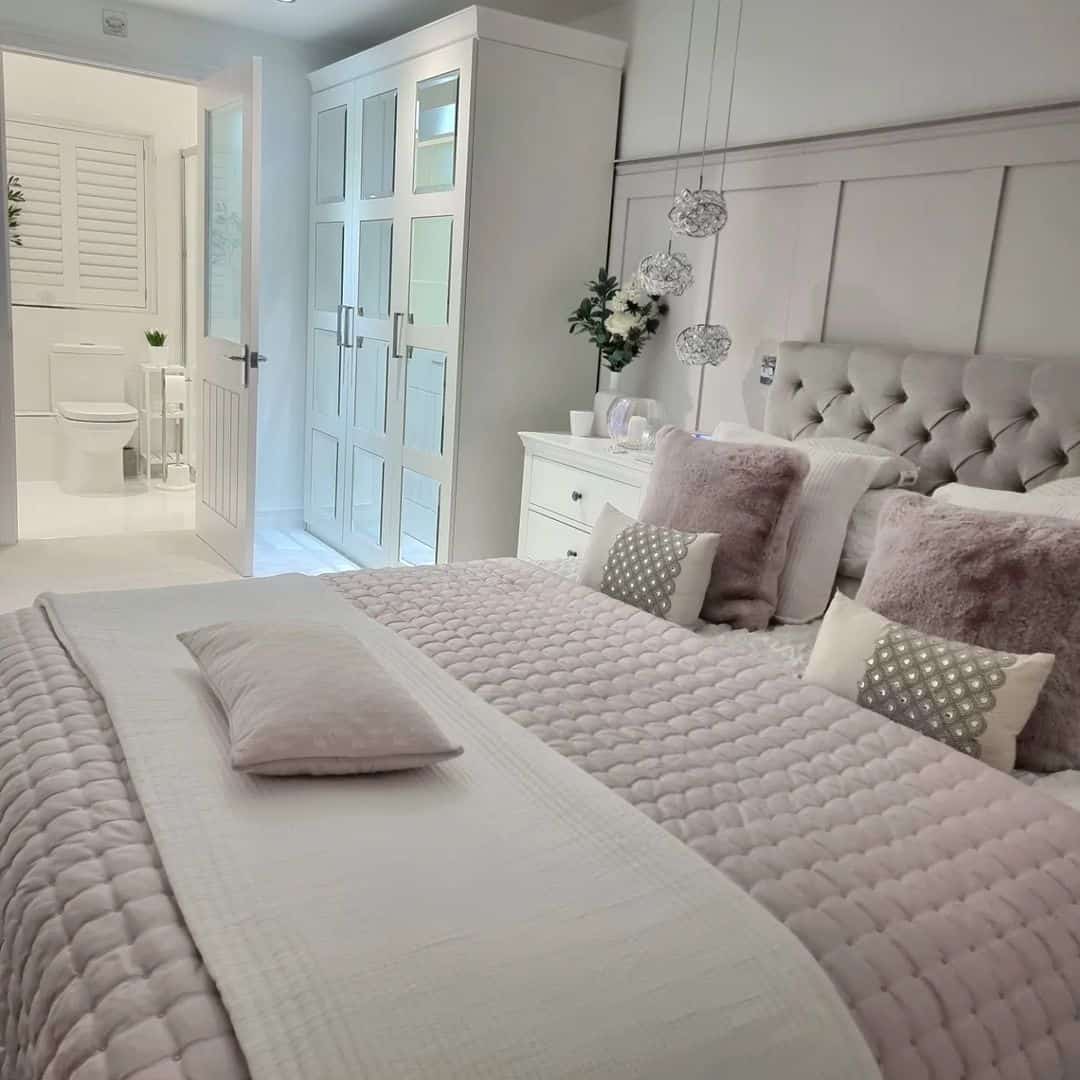 24 Elegant Ensuite Bathroom Ideas for Your Master Bedroom