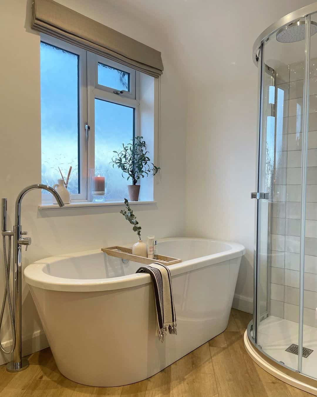 28 Small Full Bathroom Ideas That Make a Big Statement