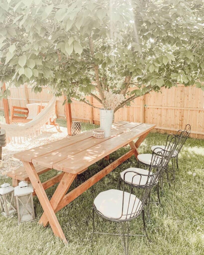 26 Outdoor Sitting Areas To Inspire Your Outdoor Oasis