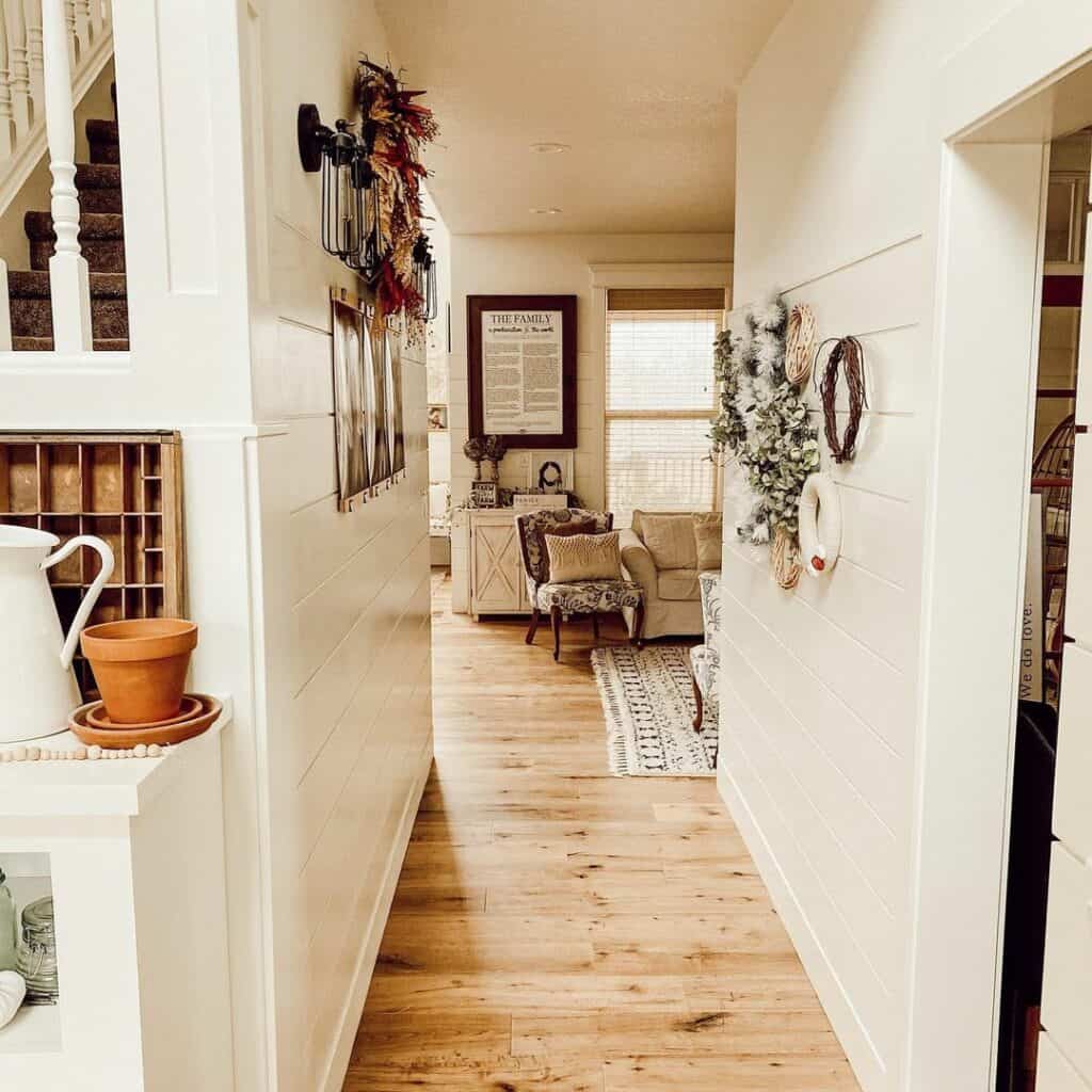 30 Brilliant Hall Decorating Ideas To Personalize Your Home