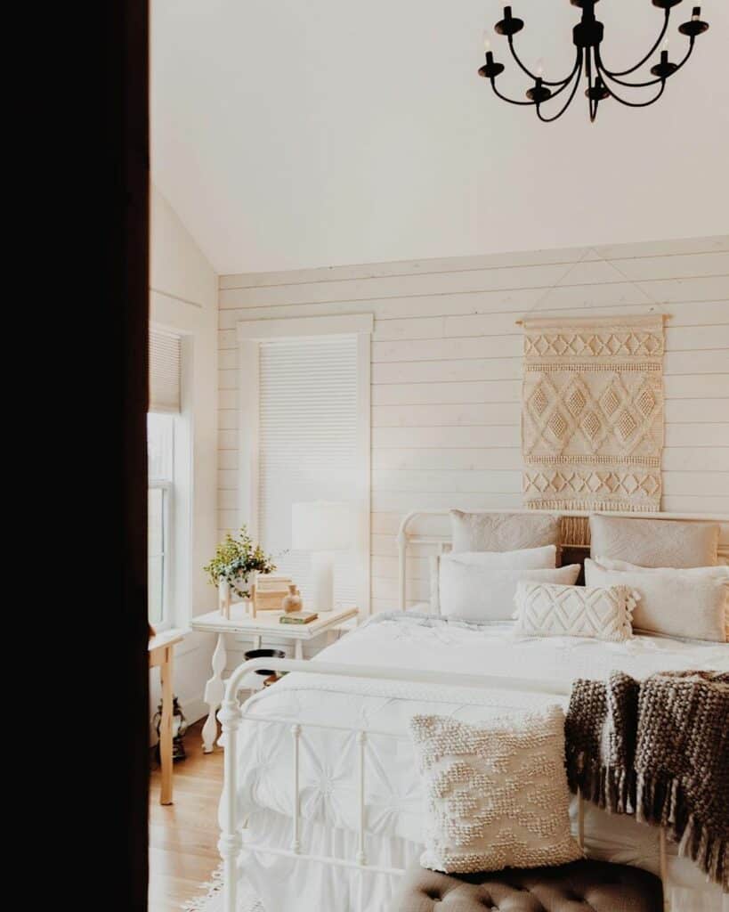 21 Boho Farmhouse Bedroom Designs To Create Comfort and Fun