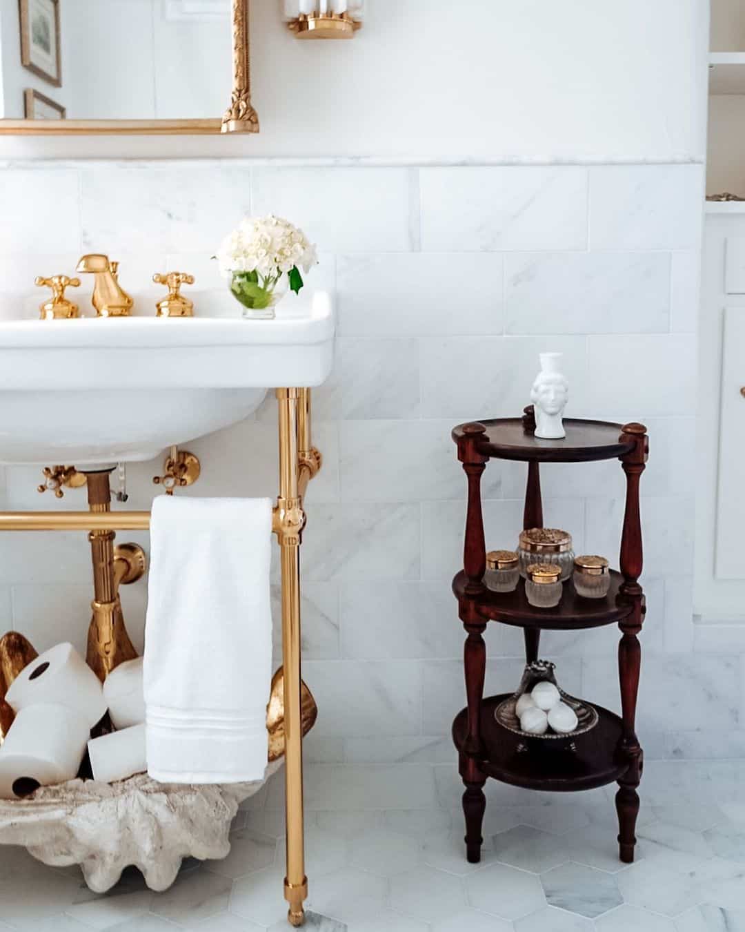 24 Marble Bathroom Ideas That Are Sure To Impress You