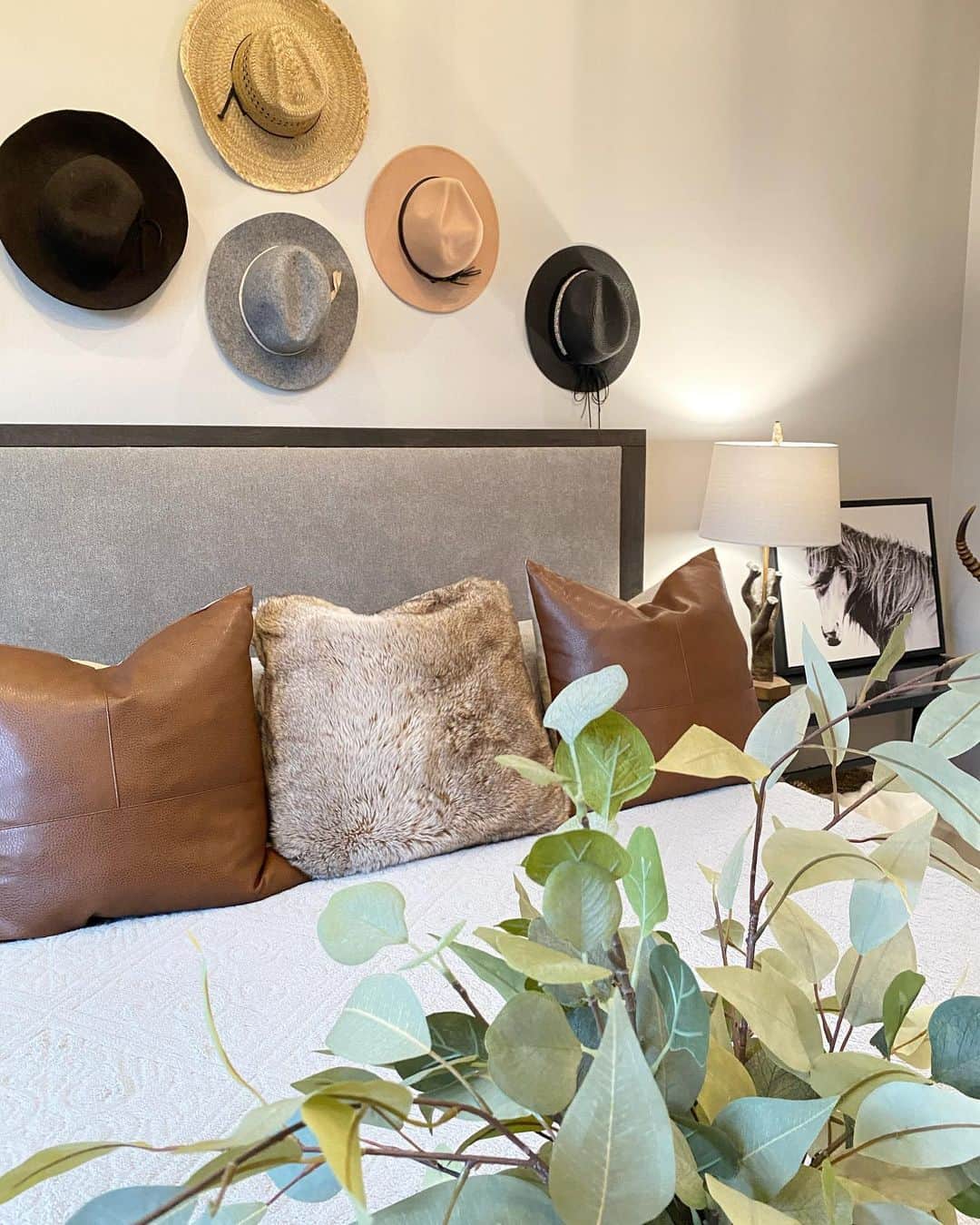 25 Handsome Men’s Bedroom Ideas for a Masculine Vibe