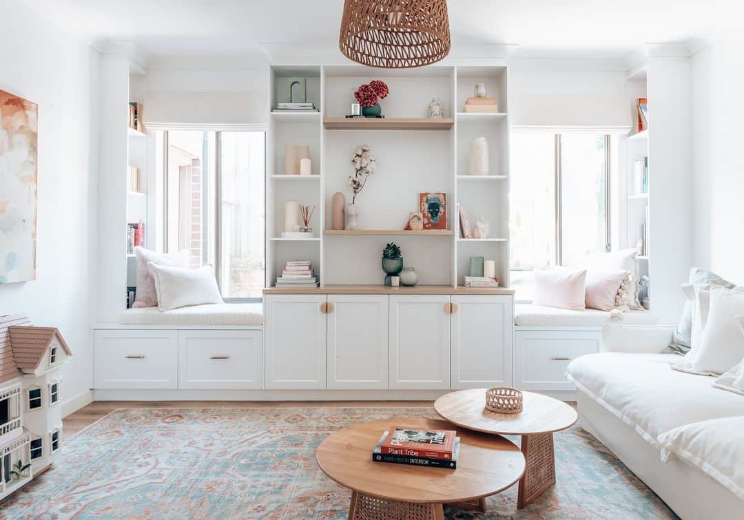 22 Ways to Style an Accent Wall With Windows in Your Home