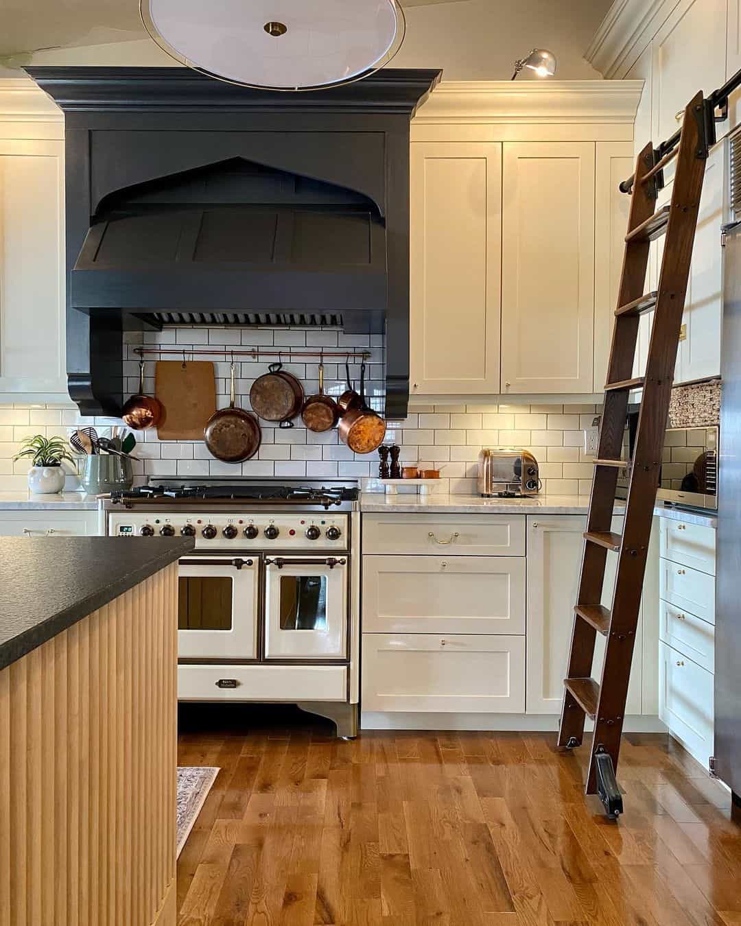 24 Gorgeous Kitchen Hood Ideas for a Luxurious Look