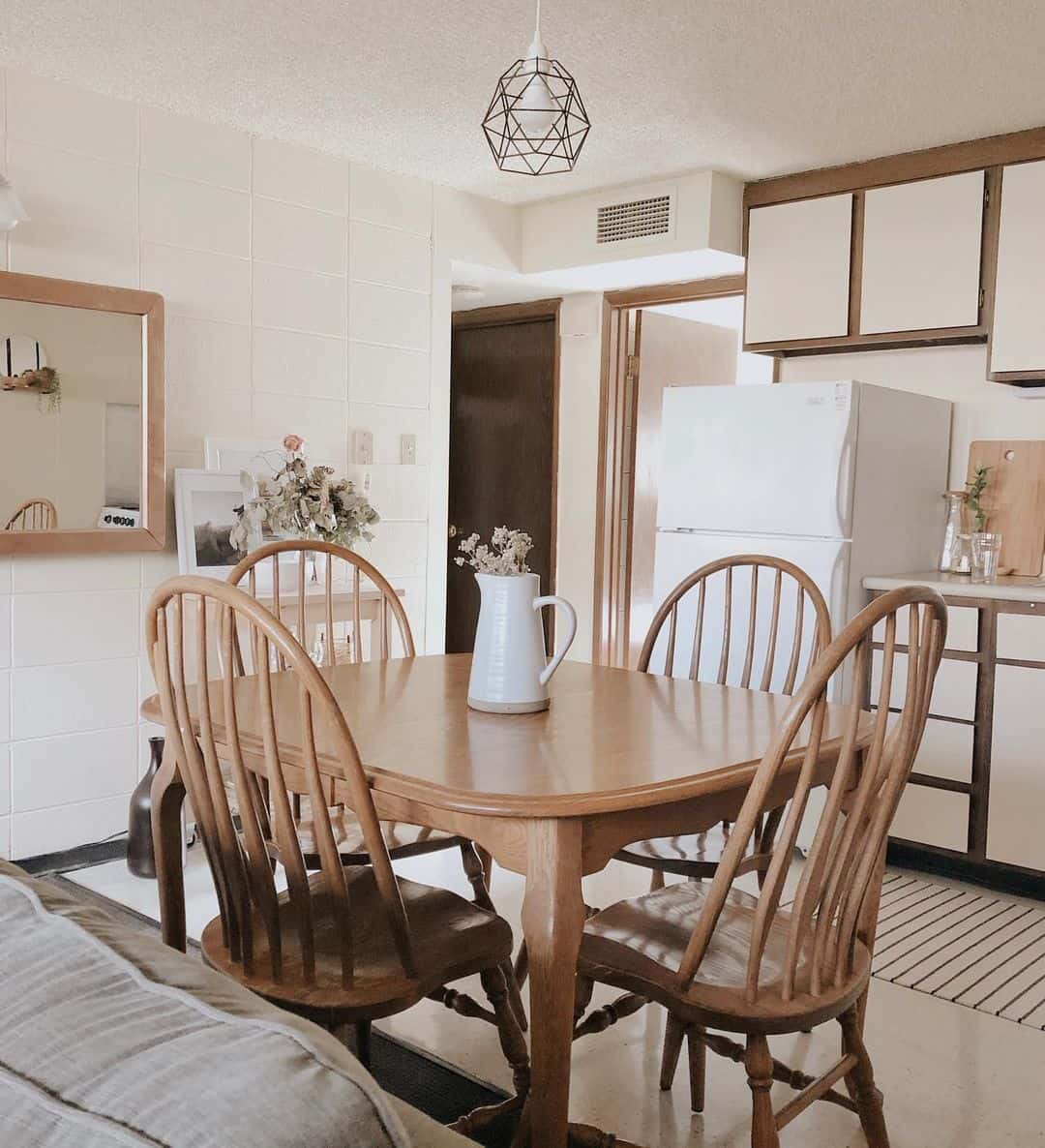 22 Perfect Designs for a Kitchen Dining Room Combo