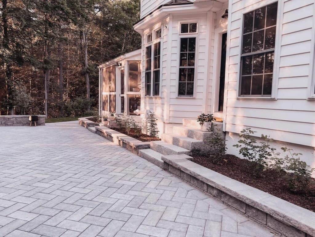 24 Concrete Front Steps Design Ideas for Maximum Curb Appeal