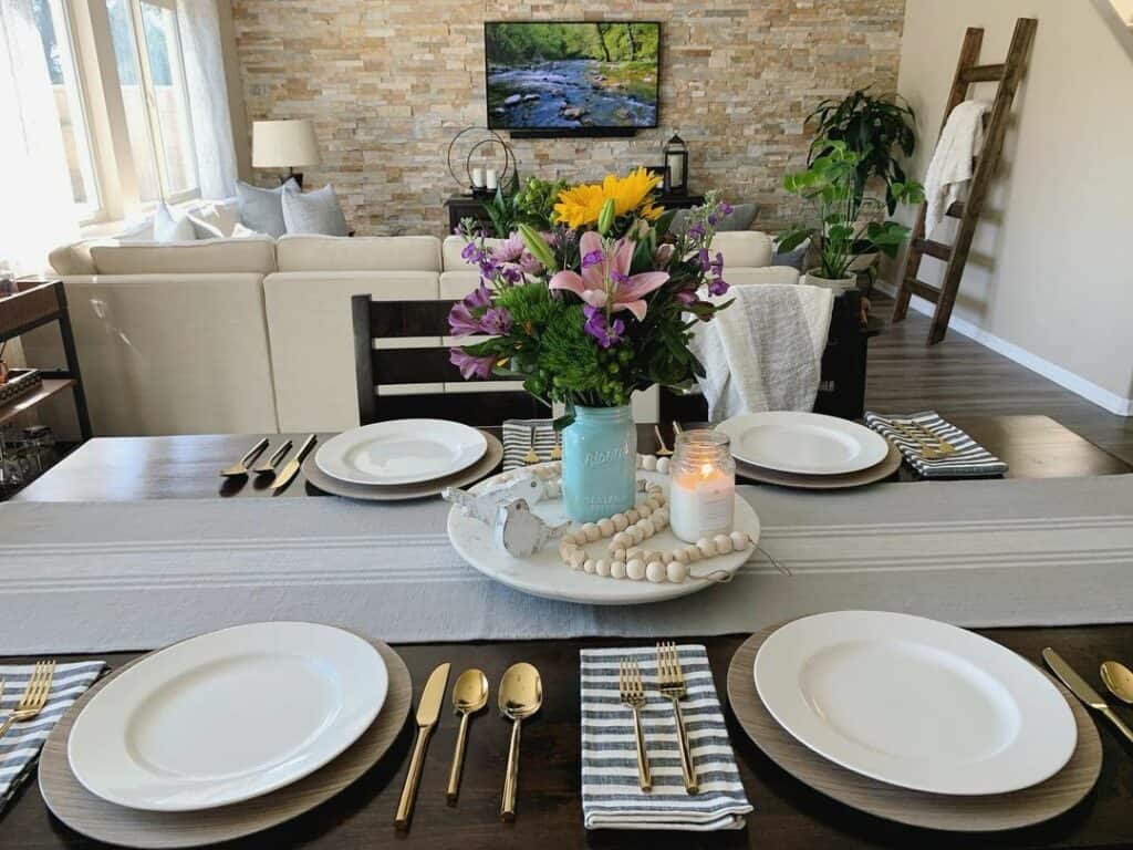 19 Lovely Dining Table Decoration Ideas for Every Season