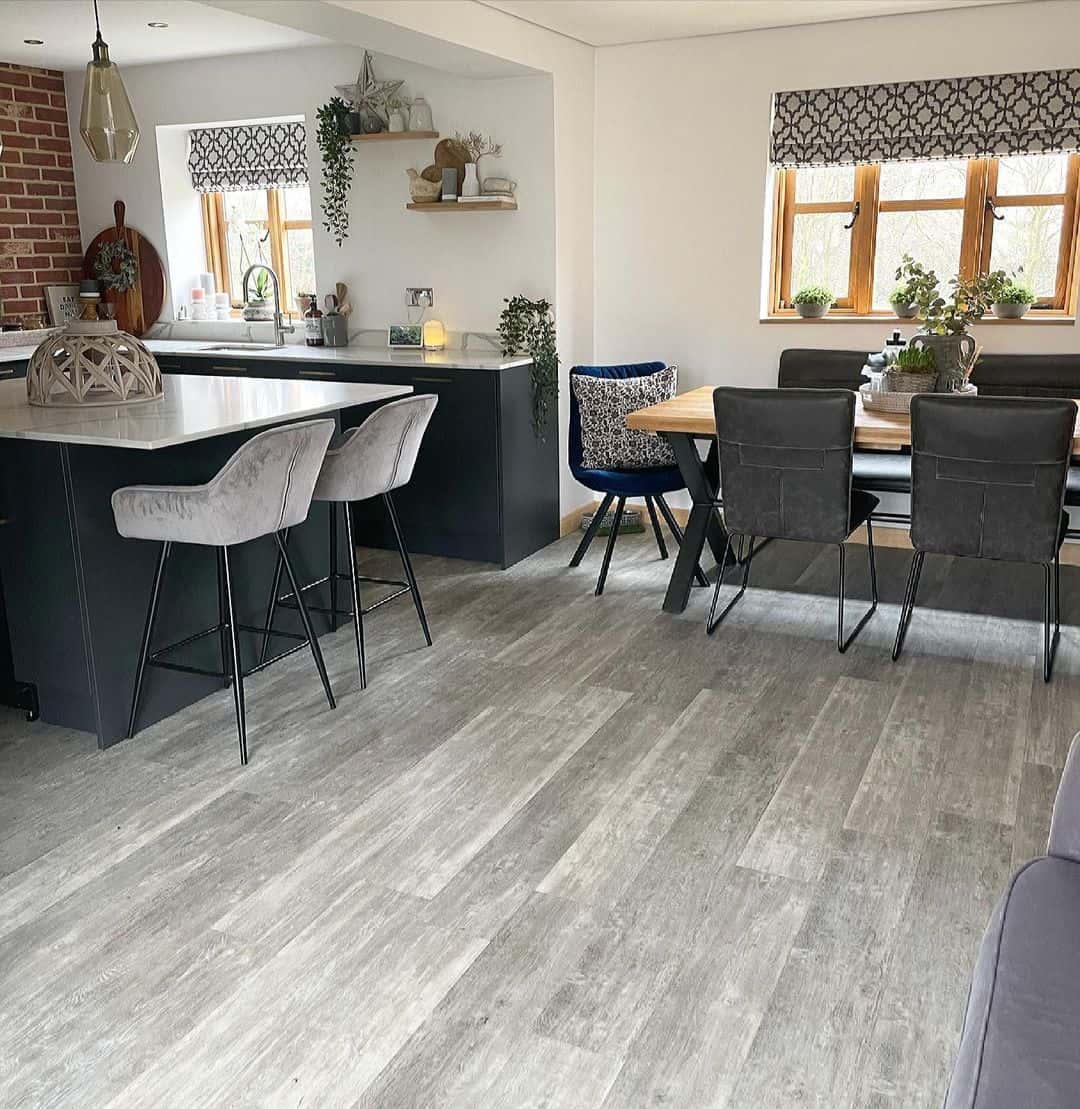 22 Perfect Designs for a Kitchen Dining Room Combo