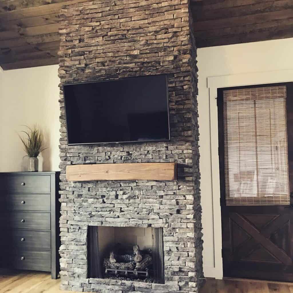 22 Fireplace Without a Hearth Designs You’ll Want To Imitate