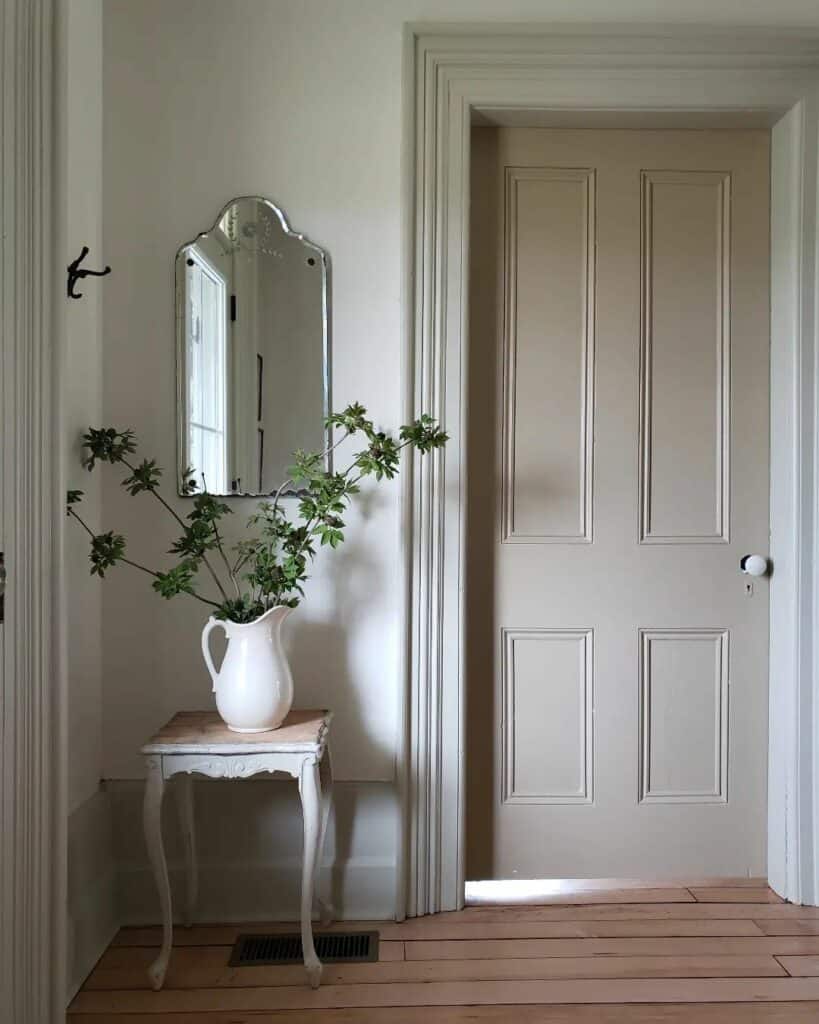24 Unforgettable Door Color Ideas for a Warm Welcome