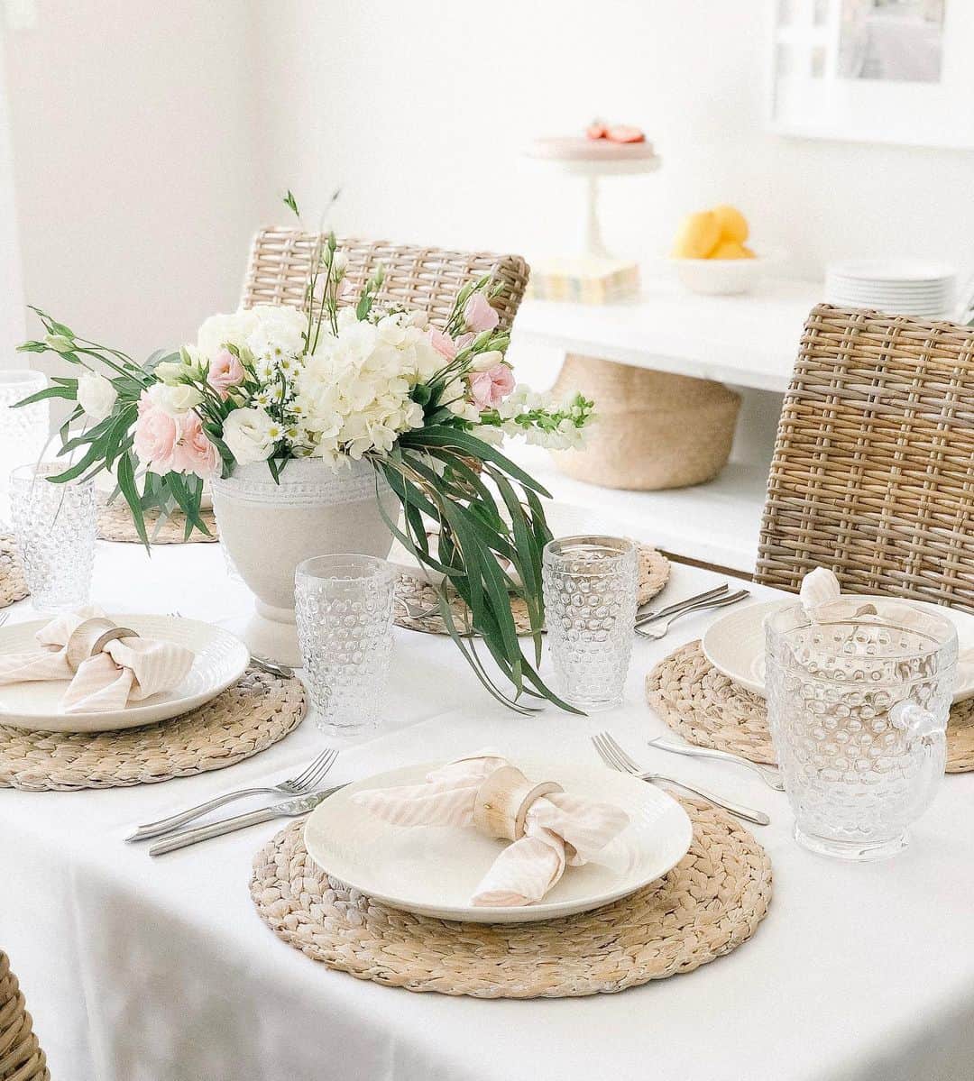 19 Lovely Dining Table Decoration Ideas for Every Season