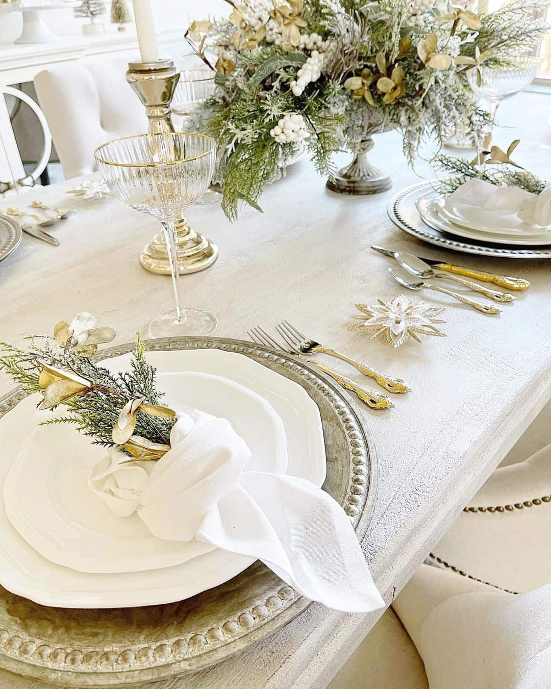 25 Magical Christmas Table Setting Ideas for Perfect Dinners
