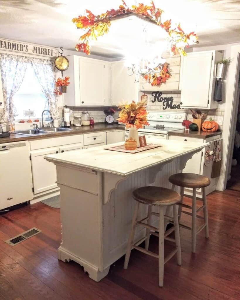 22 Small Kitchen Islands With Seating for Maximum Style