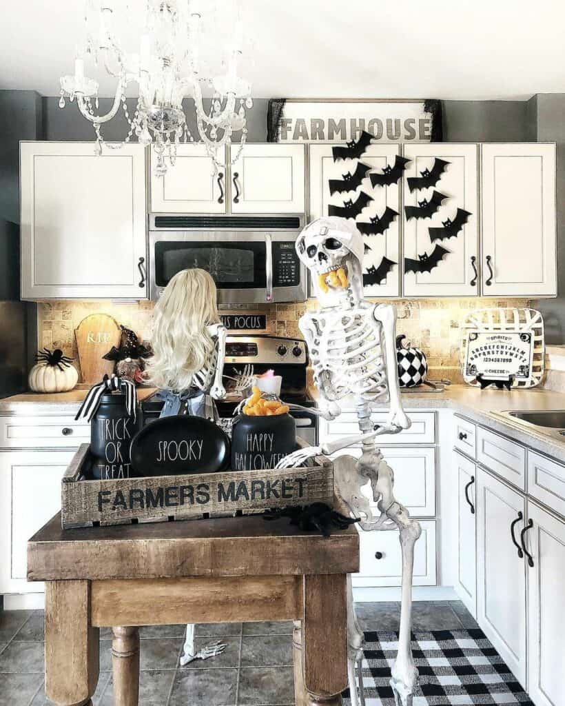 23 Hauntingly Stylish Farmhouse Halloween Décor
