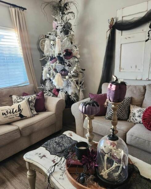 38 Halloween Skull Decor Ideas That Will Spook You