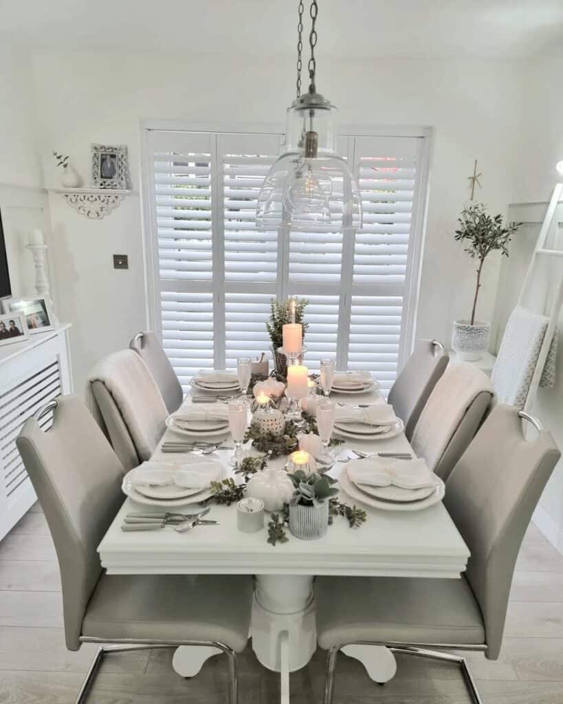 23 Whimsical Winter Table Centerpieces To Inspire You