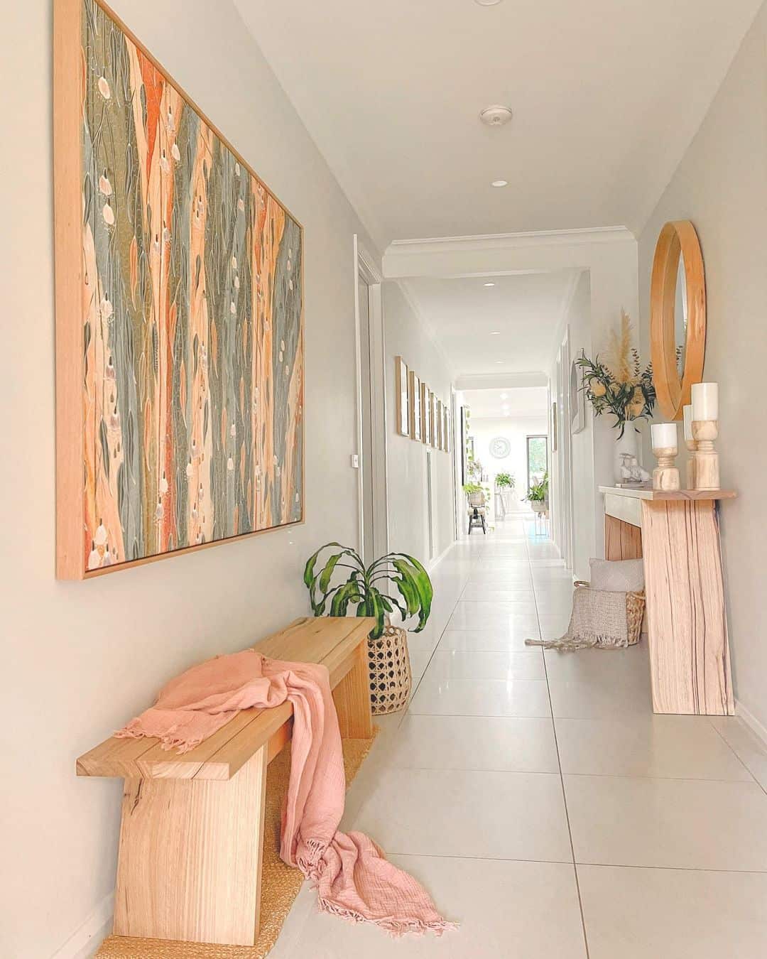 25 Narrow Entryway Ideas for an Impressive Look