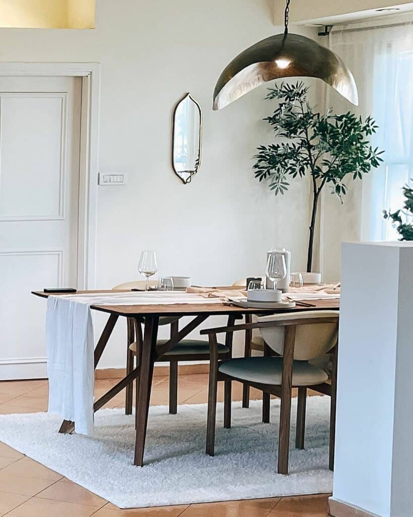 21 Beautiful and Welcoming Dining Room Table Ideas