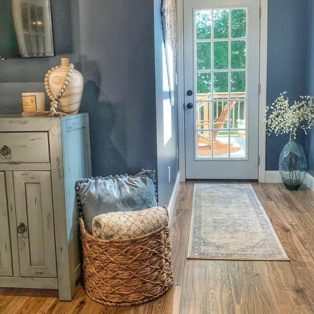 25 Narrow Entryway Ideas for an Impressive Look