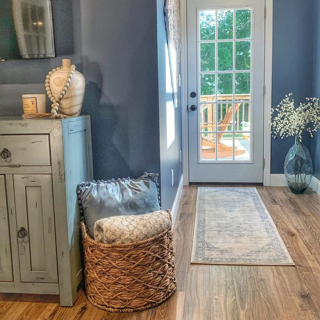 25 Narrow Entryway Ideas for an Impressive Look