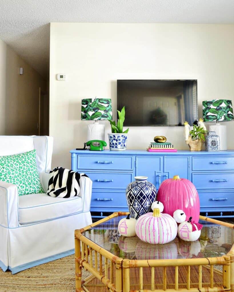 21 Pink Halloween Decor Ideas That Will Cast a Spell on You