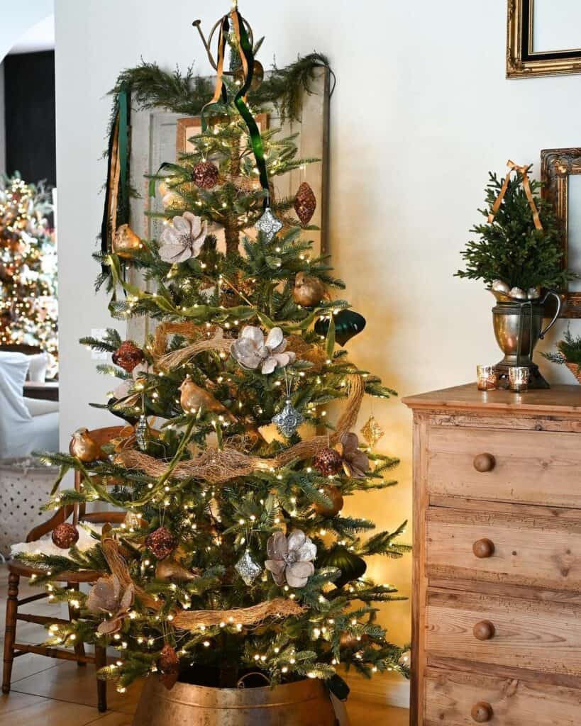 22 Magical Christmas Tree Decorations With Ribbon