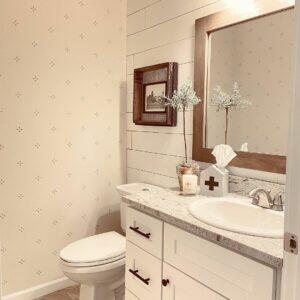 22 Charming and Crisp White Farmhouse Bathroom Inspiration