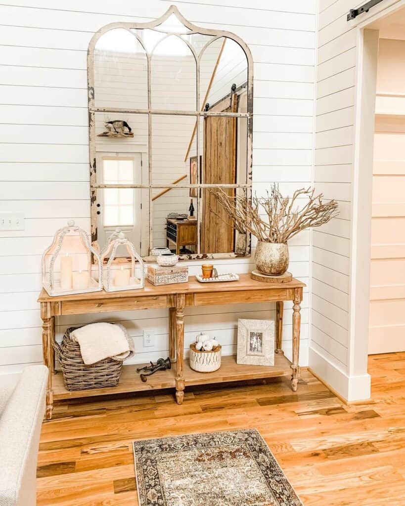 24 White Shiplap Design Ideas for a Charming Space