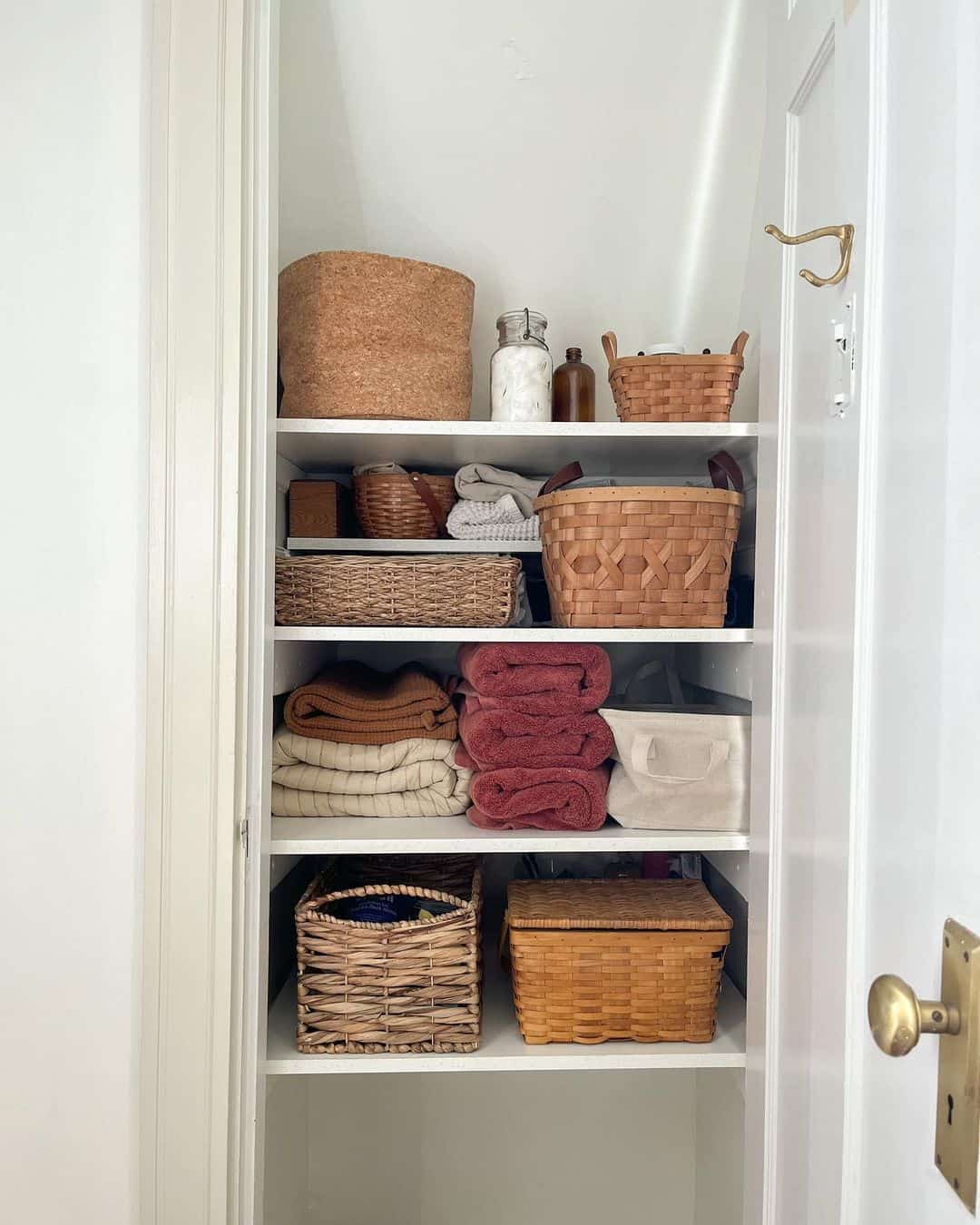 25 Closet Shelving Ideas That Combine Style and Structure