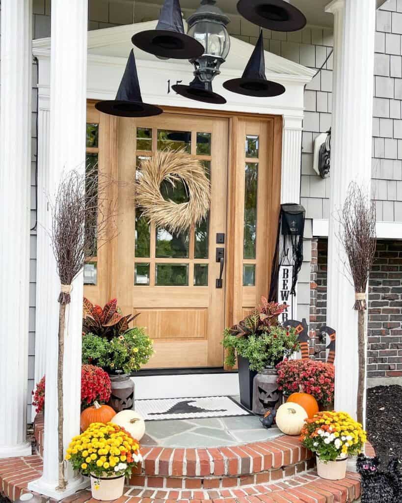 12 Spooky Black Cat Halloween Décor for Extra Charm