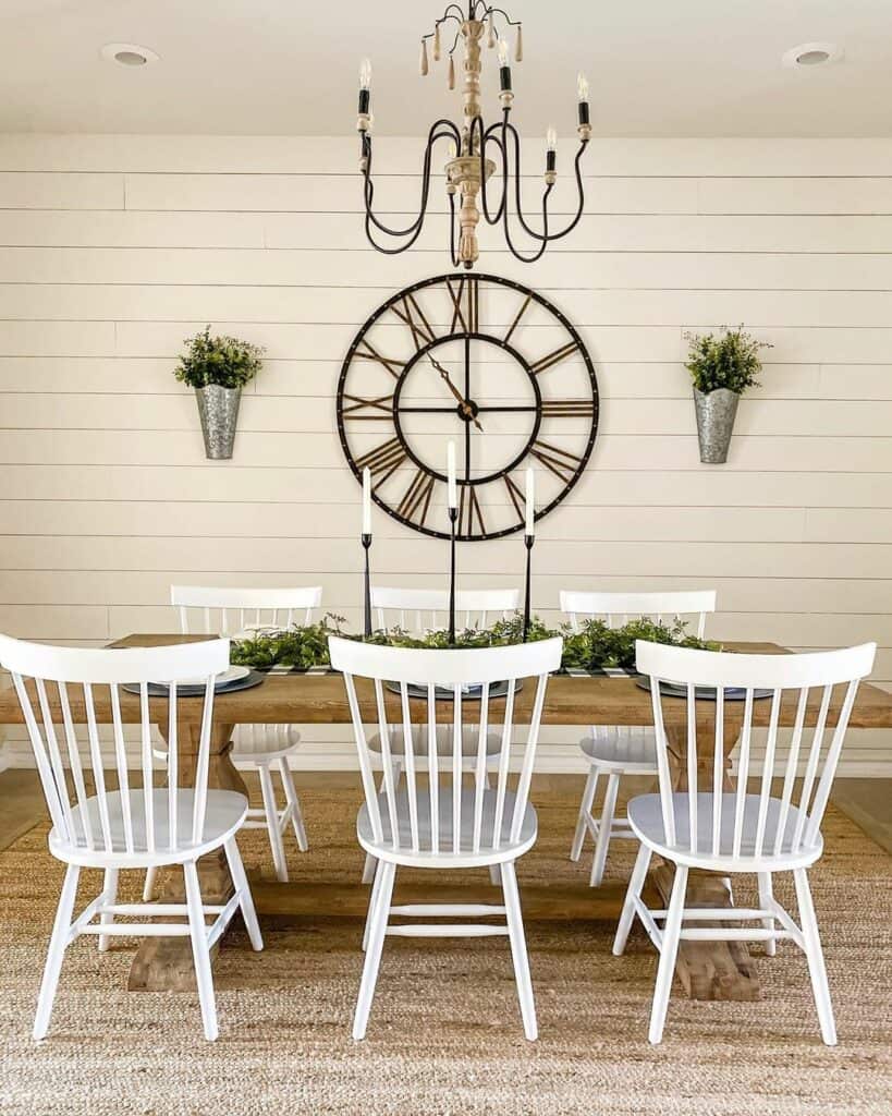 21 Shiplap Dining Room Designs for a Farmhouse Vibe