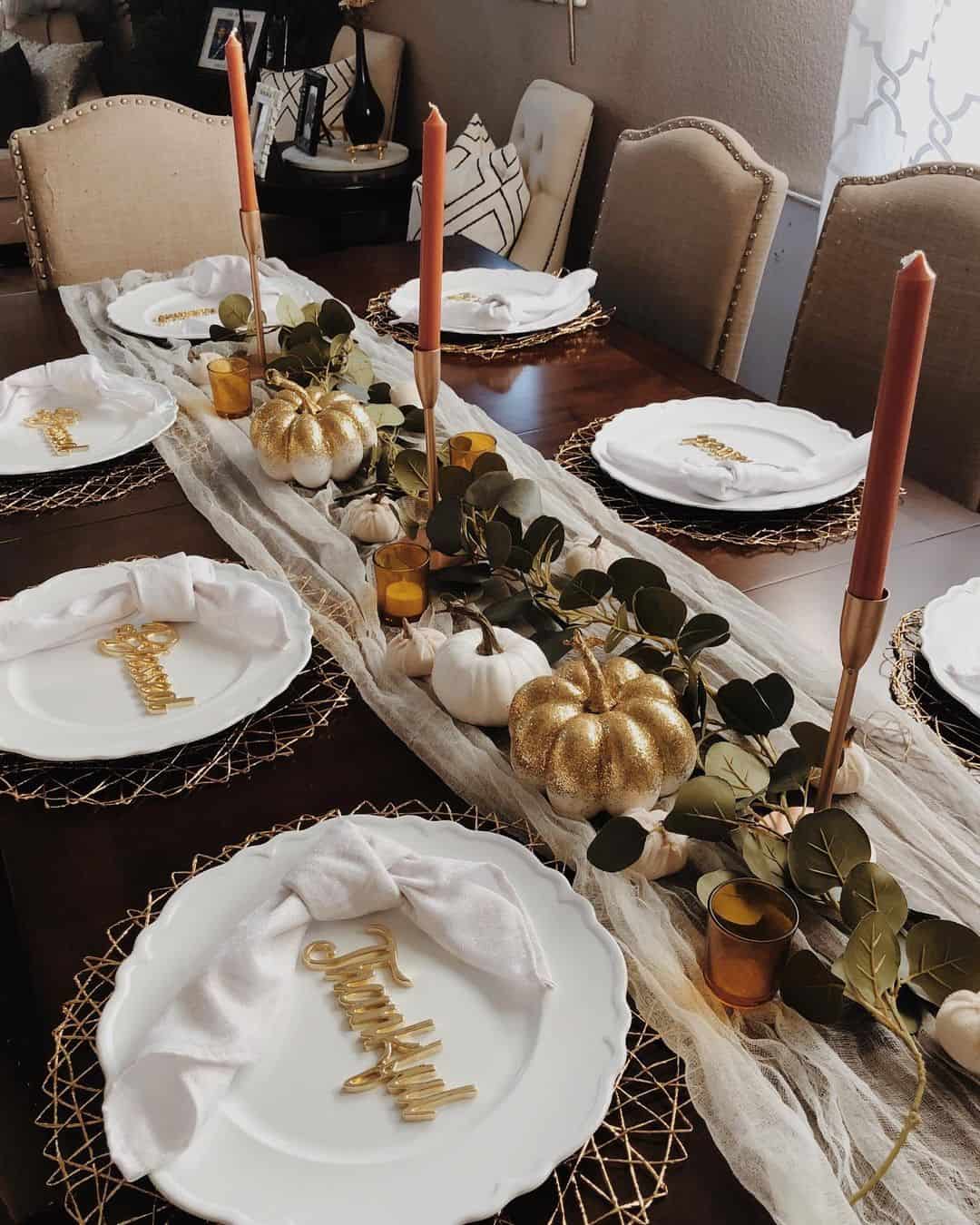 21 Fantastic Examples of Farmhouse Thanksgiving Table Décor