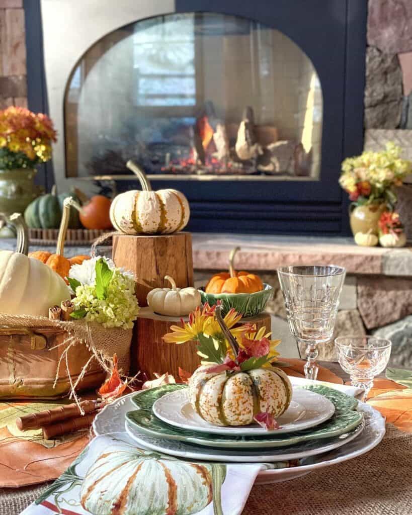 21 Fantastic Examples of Farmhouse Thanksgiving Table Décor