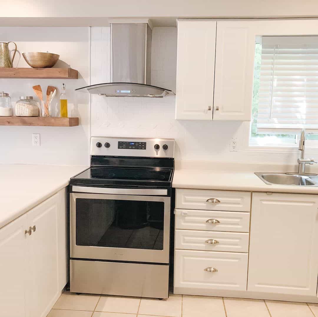 Cooking with Style: The Real Scoop on Floating Shelves by Range Hoods