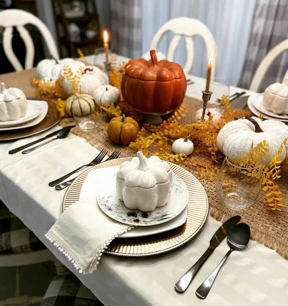 21 Fantastic Examples of Farmhouse Thanksgiving Table Décor
