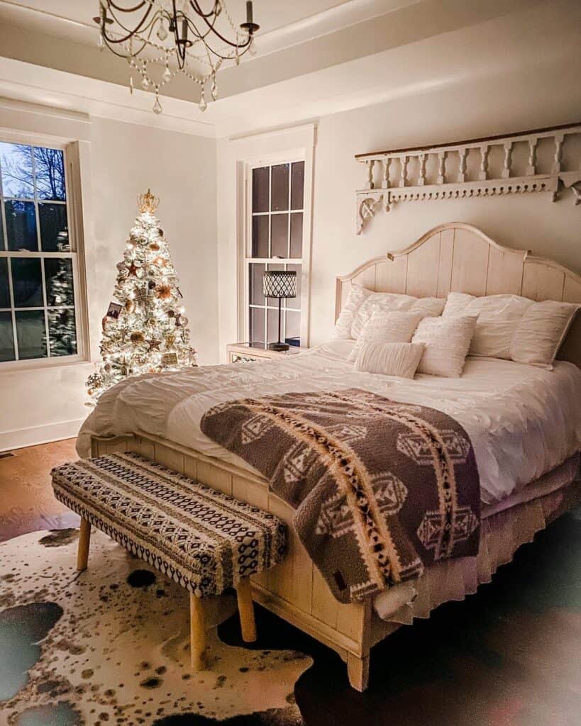 17 Twinkly Winter Wonderland Bedrooms Full of Holiday Style