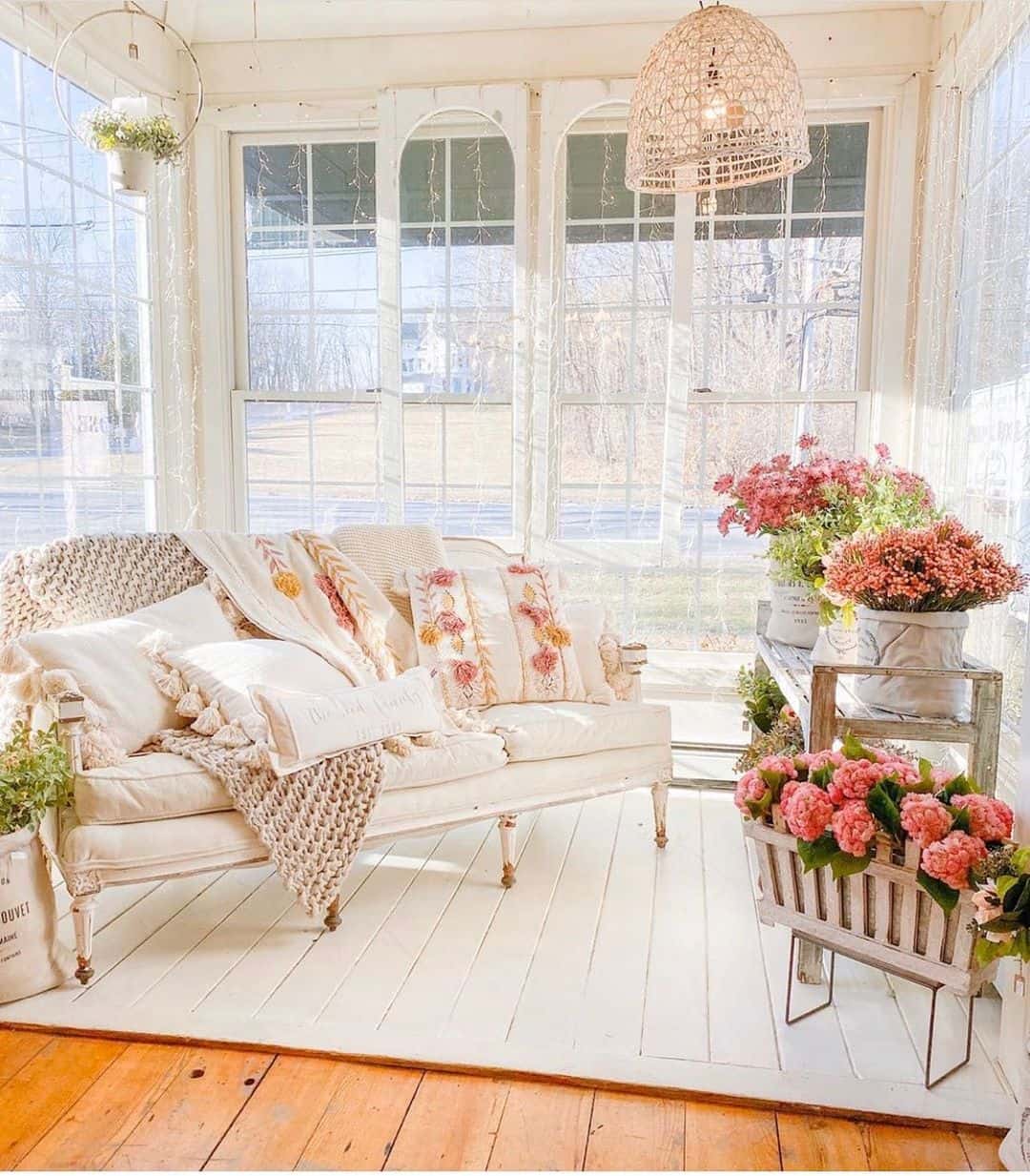 25 Engaging Ideas for Styling Sofas Not Against the Wall