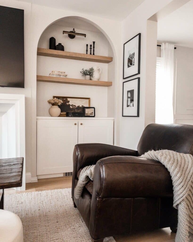 27 Living Room Built-in Ideas for Added Storage and Style