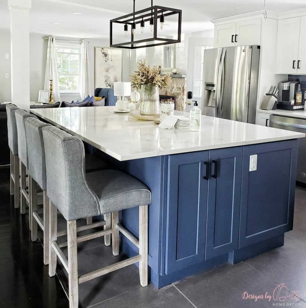23 Inviting Displays of Kitchen Islands With Four Seats