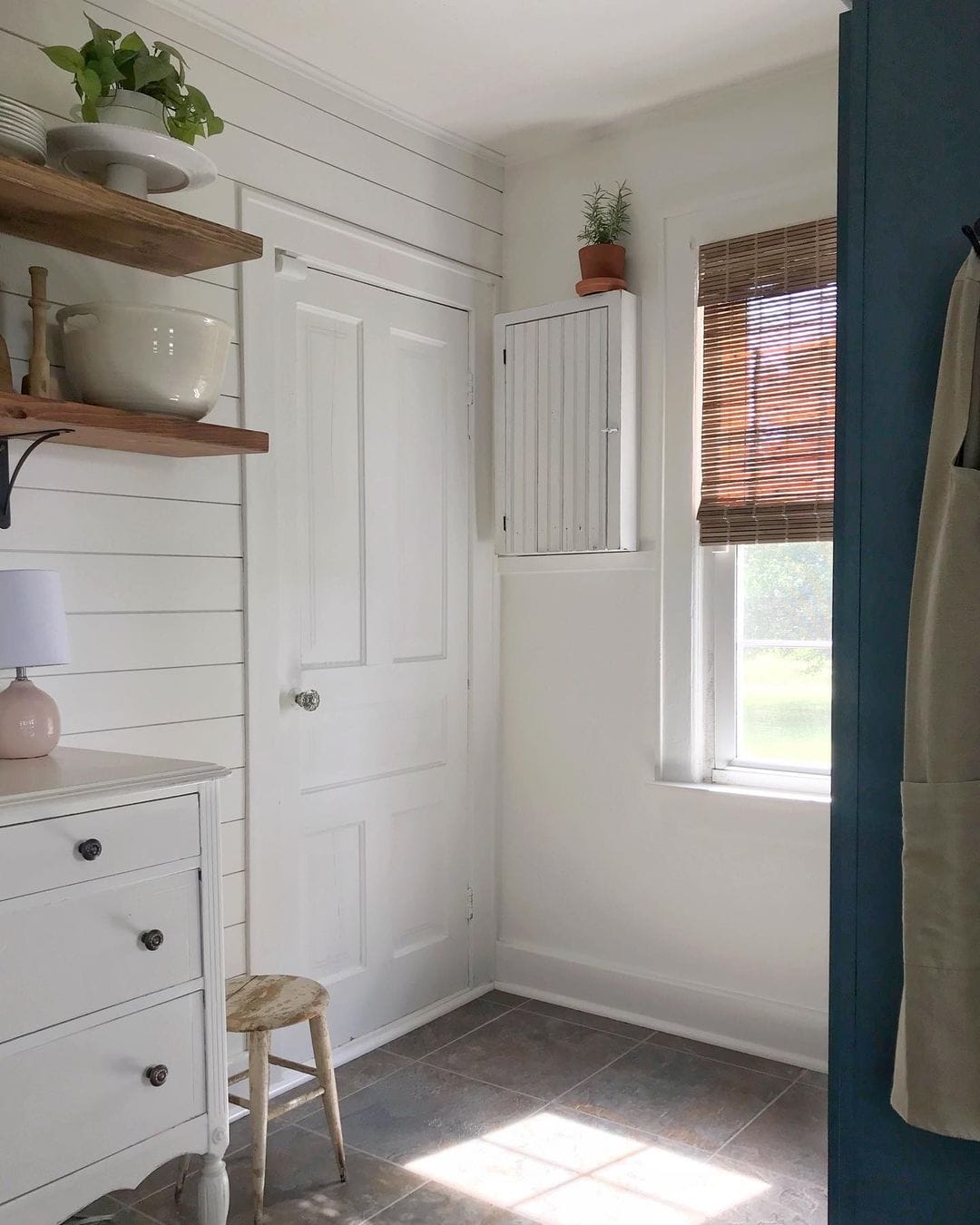 25 Farmhouse Floor Ideas for a Purely Vibrant Home