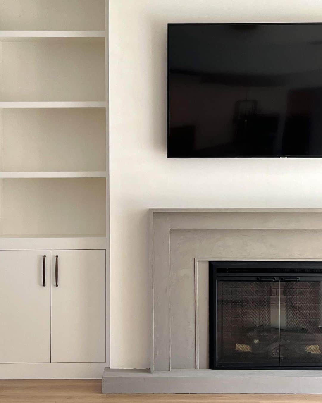 27 Living Room Built-in Ideas for Added Storage and Style